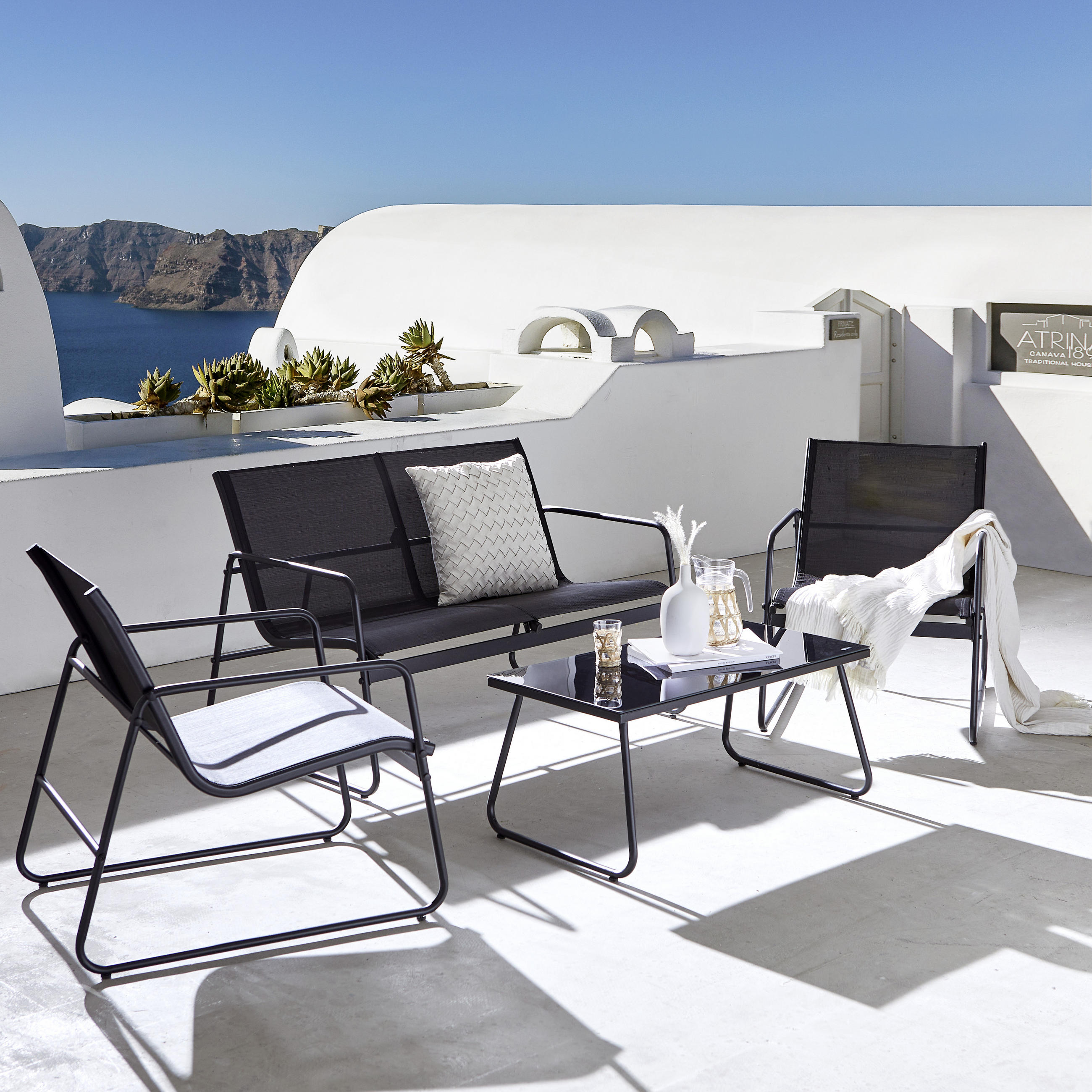 Cumpăraţi online cele mai frumoase modele de seturi de mobilier pentru ...